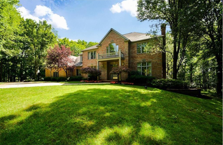 Homes for Sale in Akron & Canton That Epitomize Modern Kitchen Trends